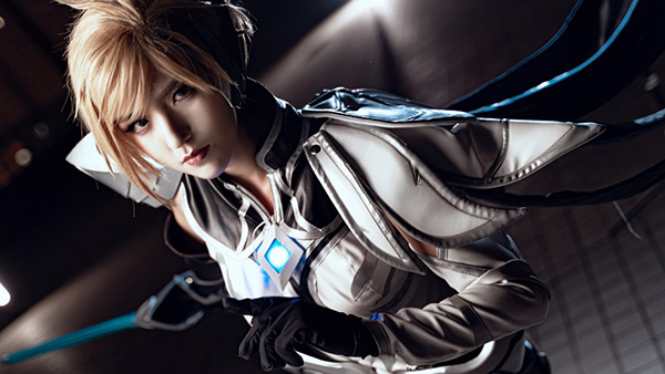 Bộ ảnh cosplay trang phục IG Fiora cực ngầu - Game2T