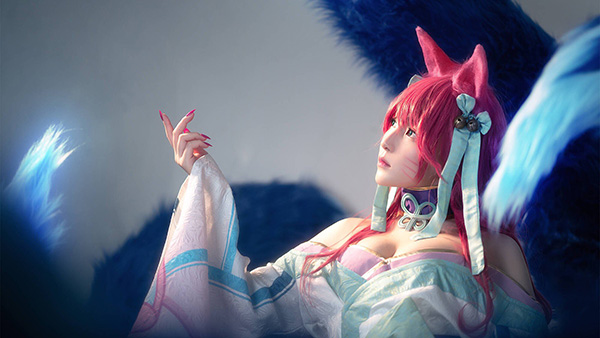 Lạc vào xứ Hoa Linh cùng bộ ảnh cosplay Ahri Hoa Linh Lục Địa đầy quyến rũ - Game2T